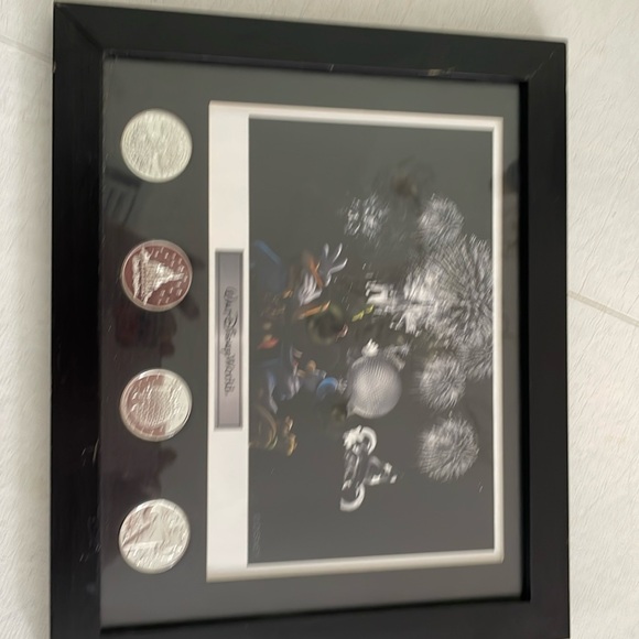 Disney | Art | Disney Fan Will Love This 4 Coin Set And Lithograph The ...